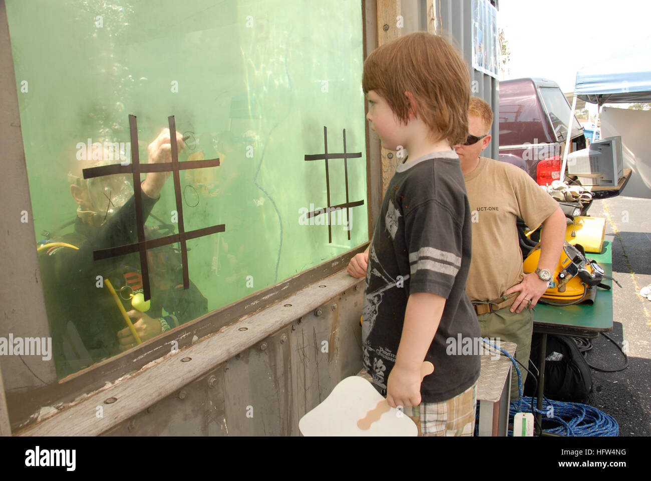Seabees assigned underwater construction team hi-res stock photography ...