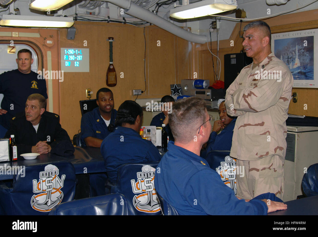 071224-N-7095C-002 MINA SALMAN PIER, Bahrain (Dec. 24, 2007) Master ...