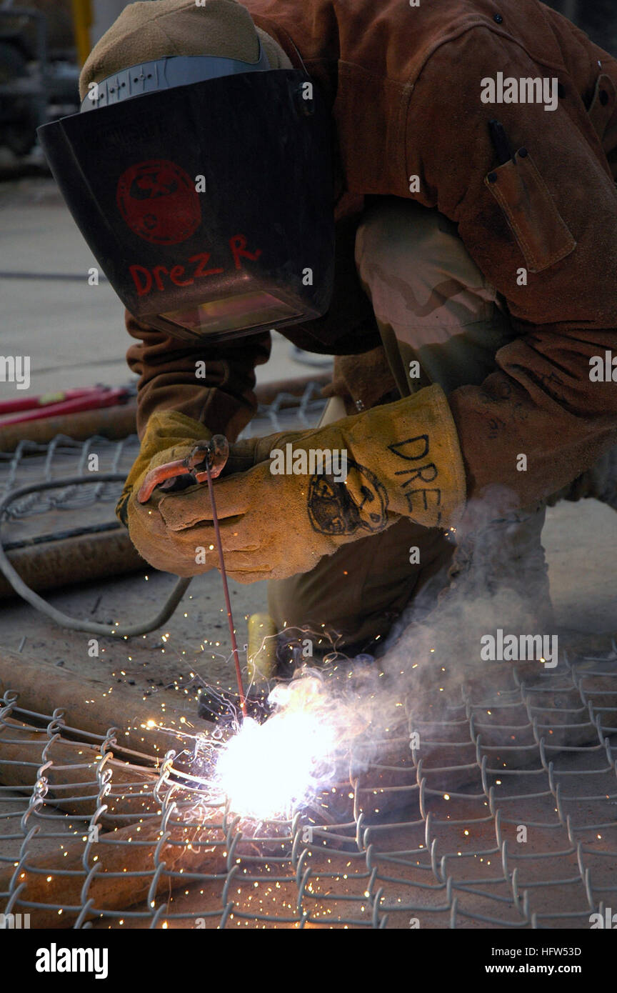 080105-N-7367K-001 IRAQ (Jan. 5, 2008) - Steelworker Robert Dressler, a ...