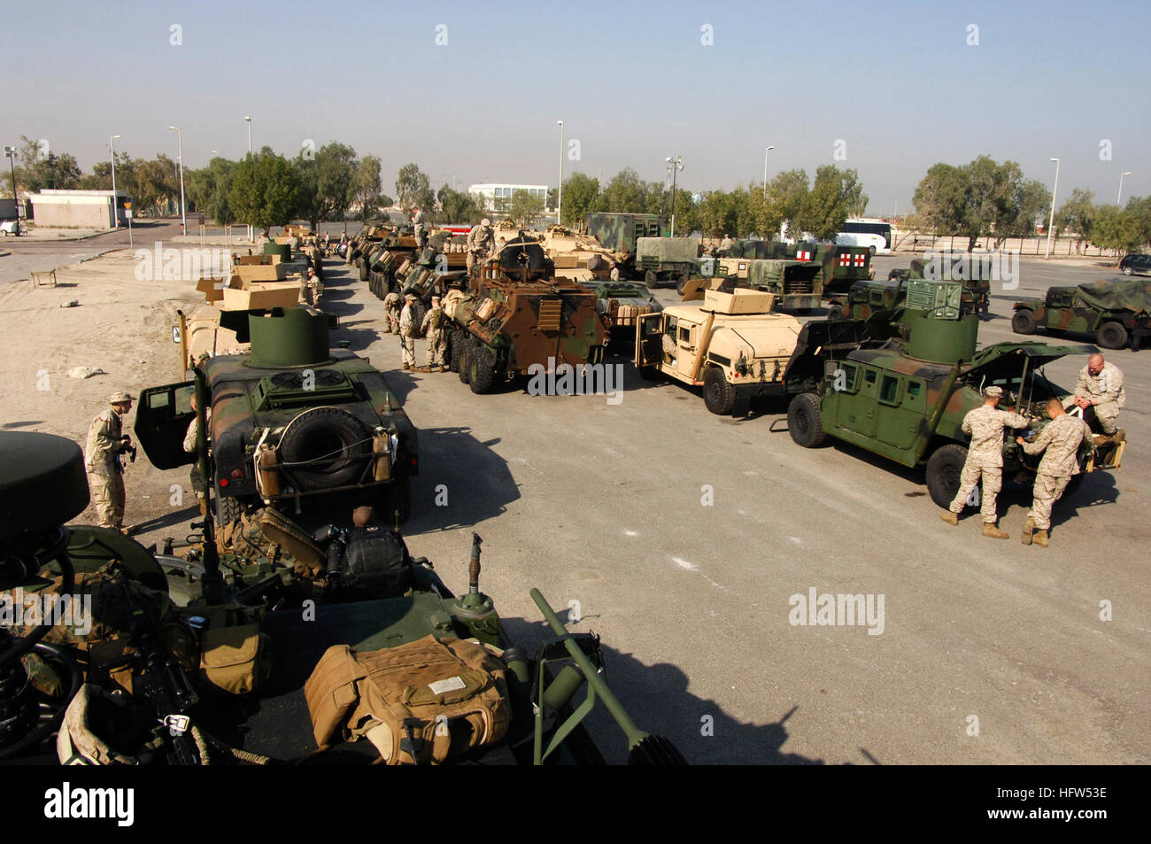 Us navy landing craft kuwait hi-res stock photography and images - Alamy