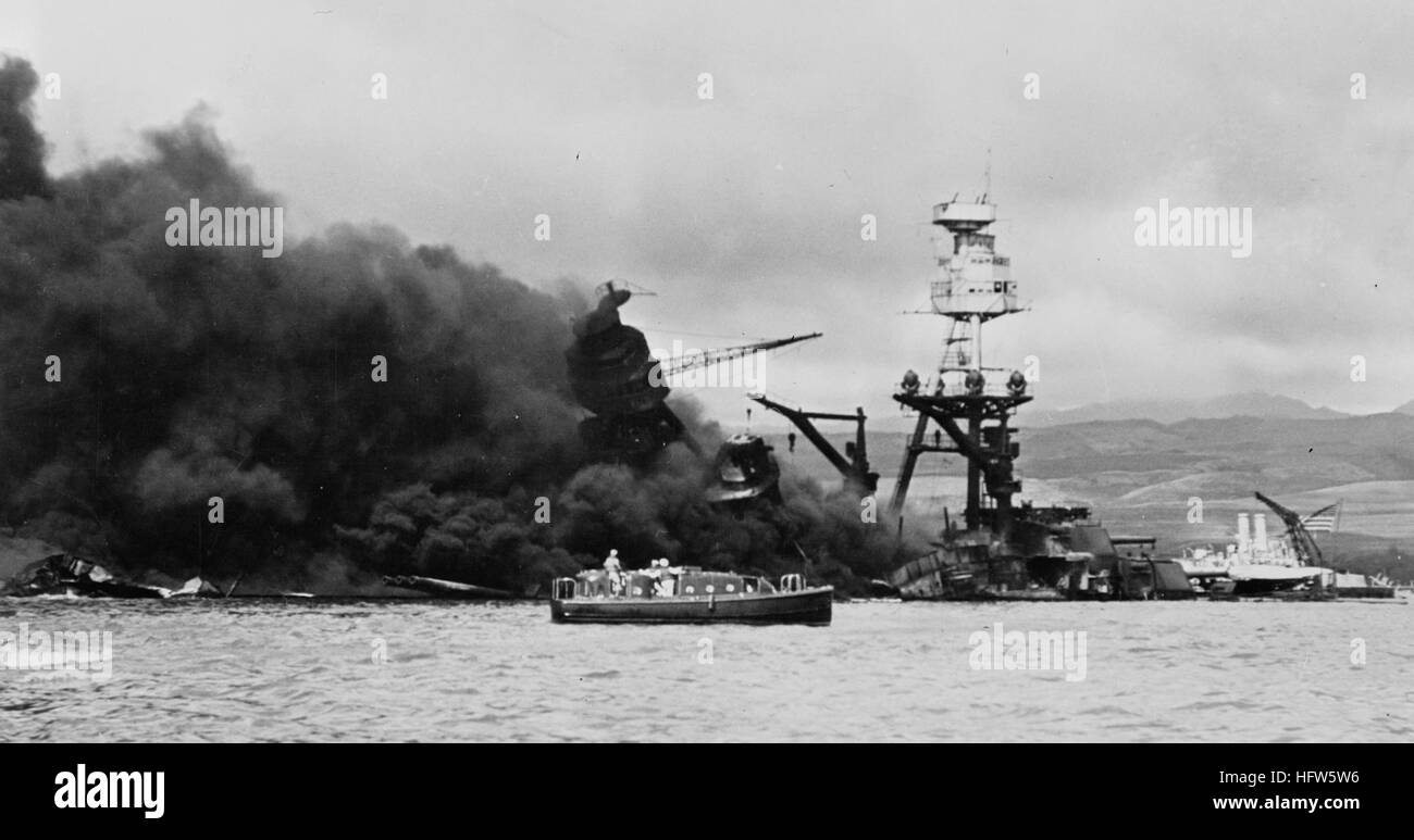 USS Arizona sinking 2 Stock Photo - Alamy