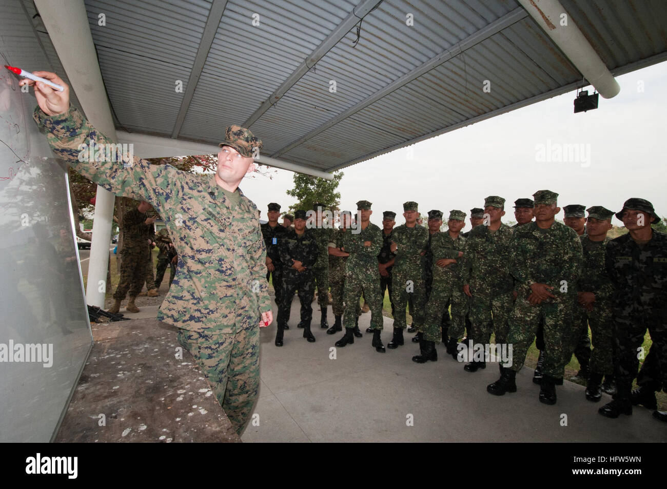 110215-N-5086M-019 NAVAL STATION SANGLEY POINT, Philippines (Feb. 15 ...