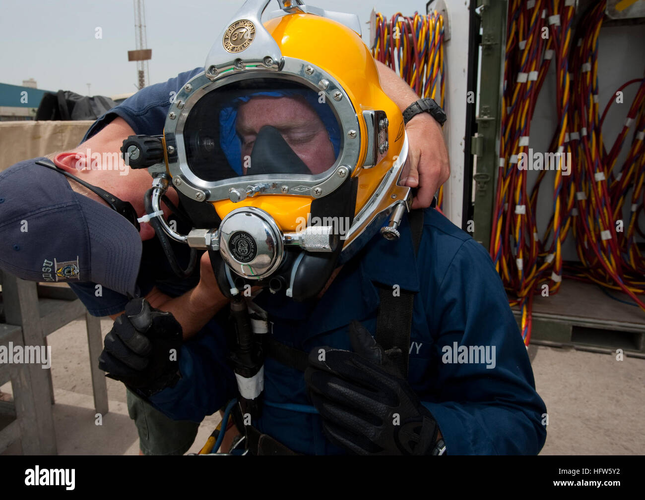 Us navy diving helmet hi-res stock photography and images - Alamy