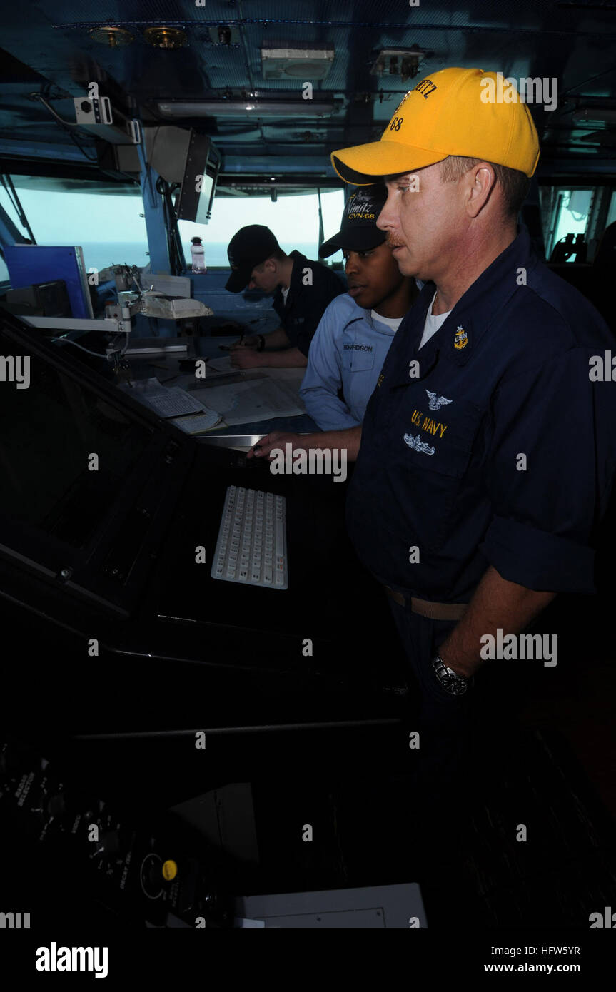 Pilothouse uss nimitz cvn 68 hi-res stock photography and images - Alamy