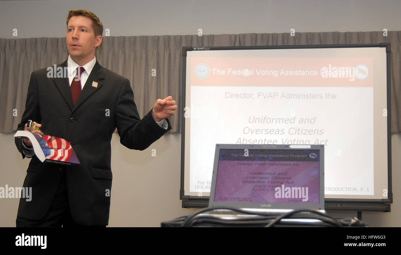 080205-N-9758L-028 PEARL HARBOR, Hawaii (Feb. 5, 2008) Scott Weidmann ...