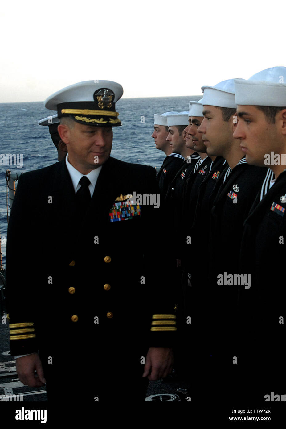 Navy uniform uniforms us officer hi-res stock photography and images ...
