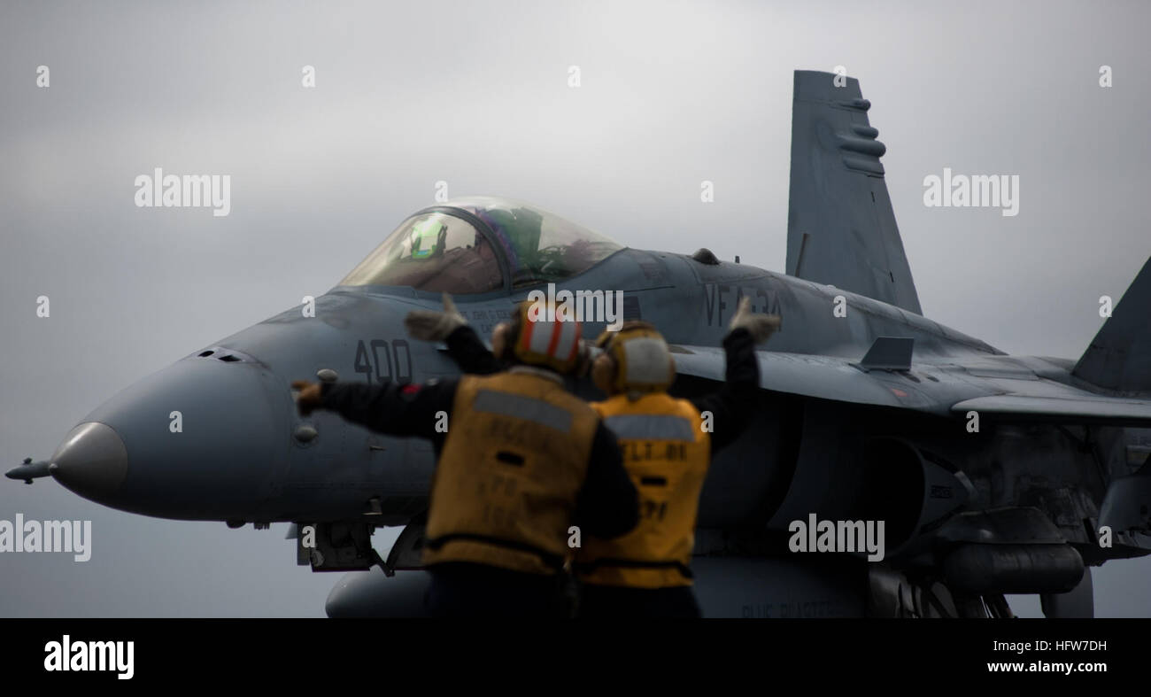 Aircraft directors hi-res stock photography and images - Alamy