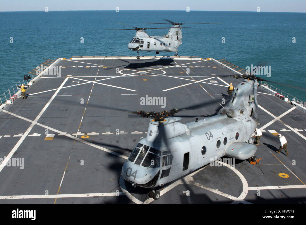 080309-M-1152R-260 ATLANTIC OCEAN (March 9, 2008) CH-46E Sea Knight ...