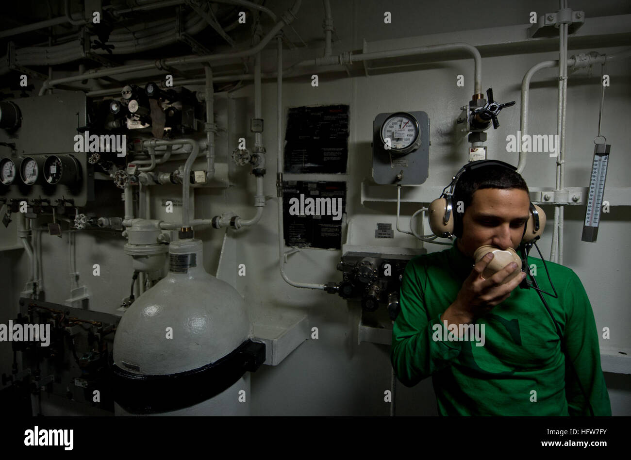 Inside us navy aircraft carrier hi-res stock photography and images - Alamy