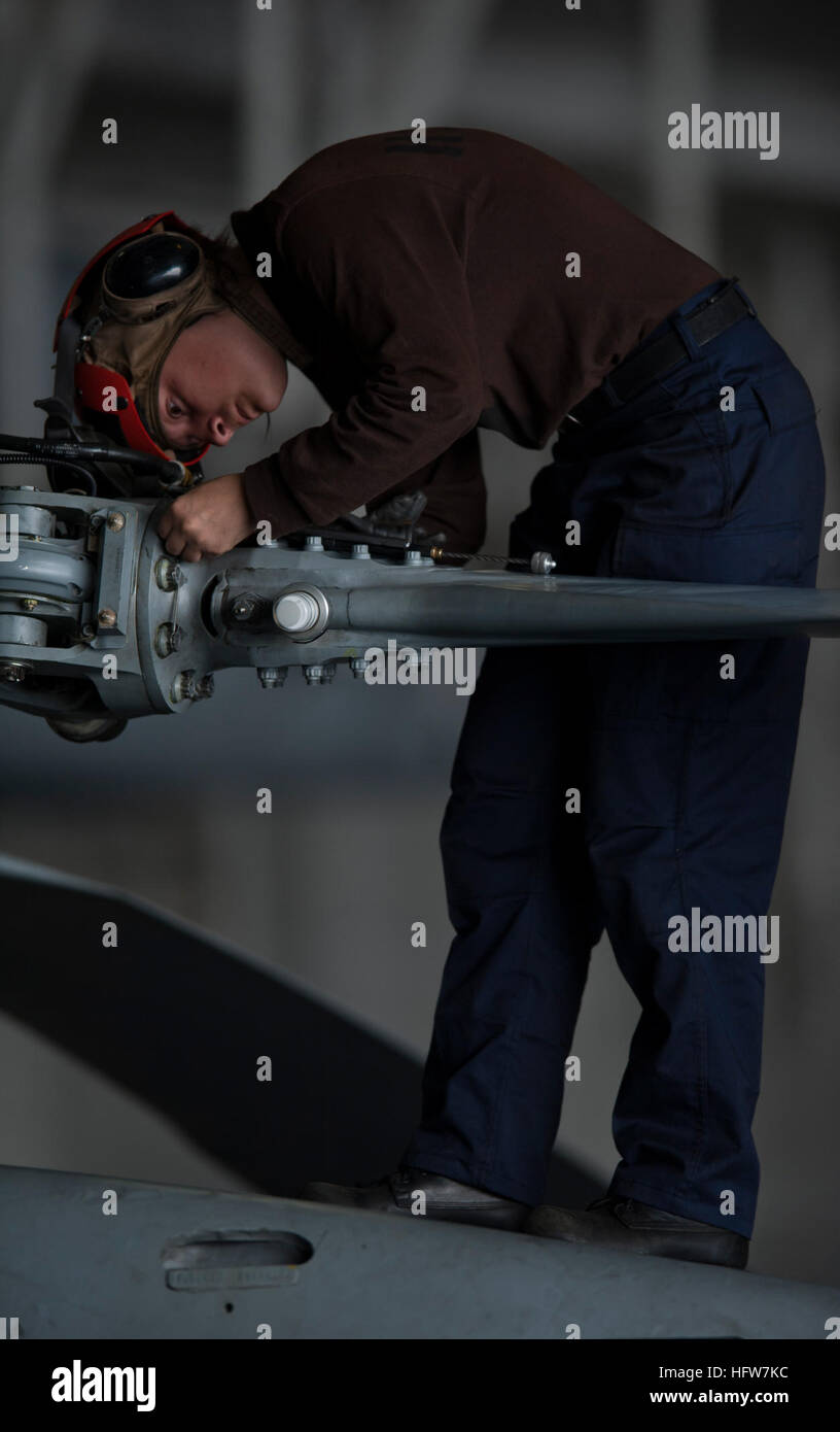 2011 the nimitz class aircraft carrier uss abraham lincoln cvn 72 hi ...