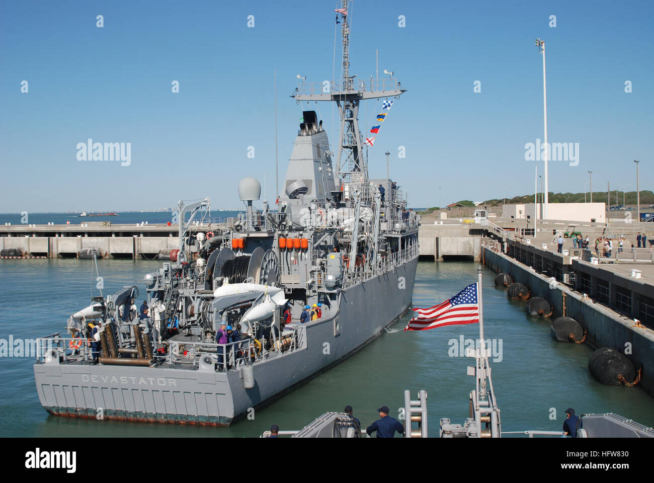 USS Devastator (MCM 6), a mine countermeasures ship, departs Naval ...