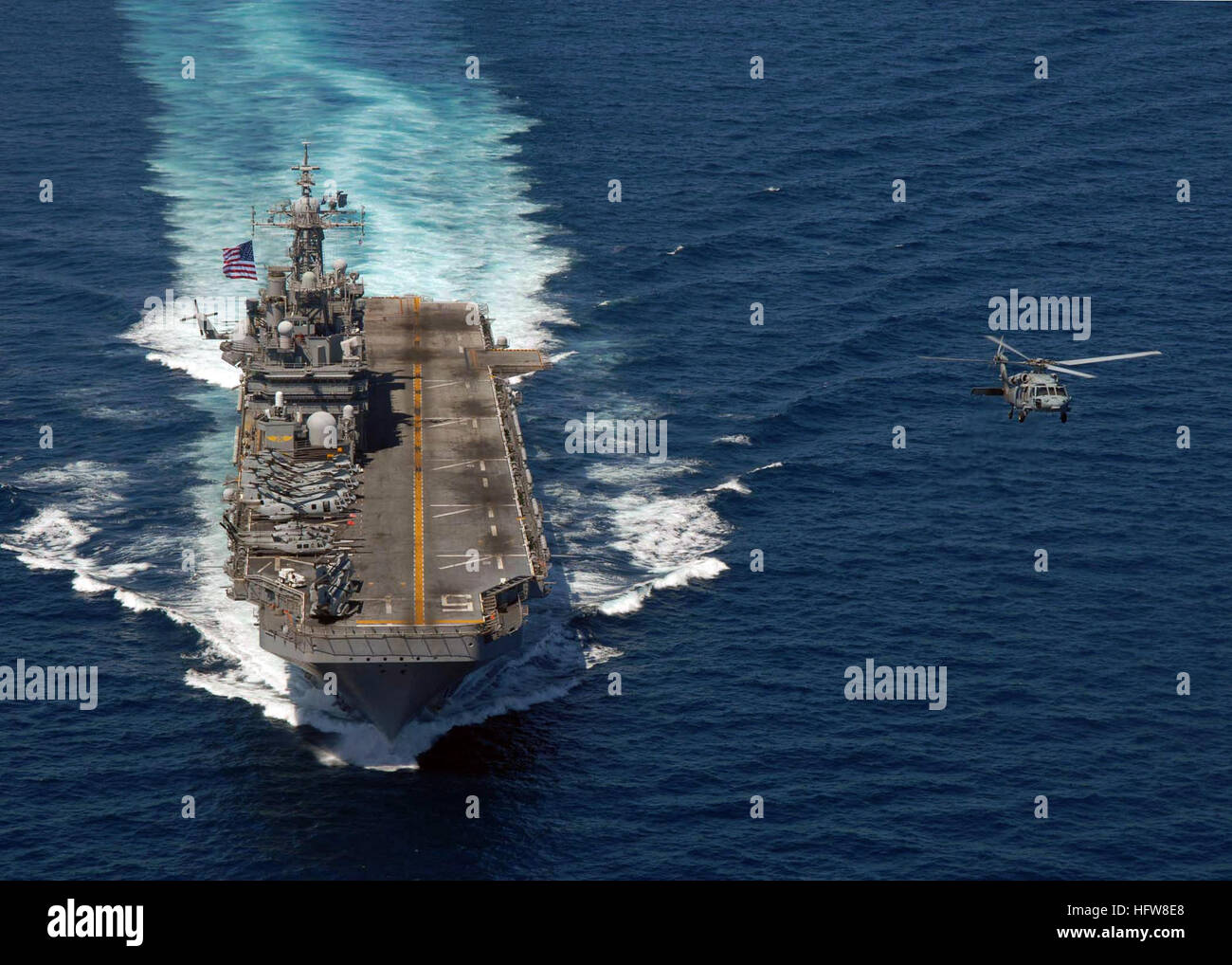 080530-N-2179W-234 SOUTH CHINA SEA (May 30, 2008) The Tarawa-class ...