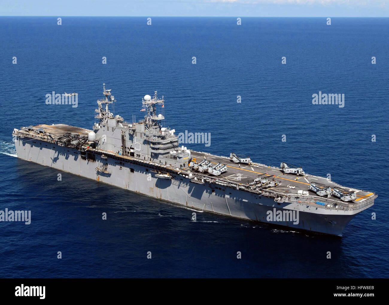 Tarawa Class Amphibious Assault Ship High Resolution Stock Photography ...