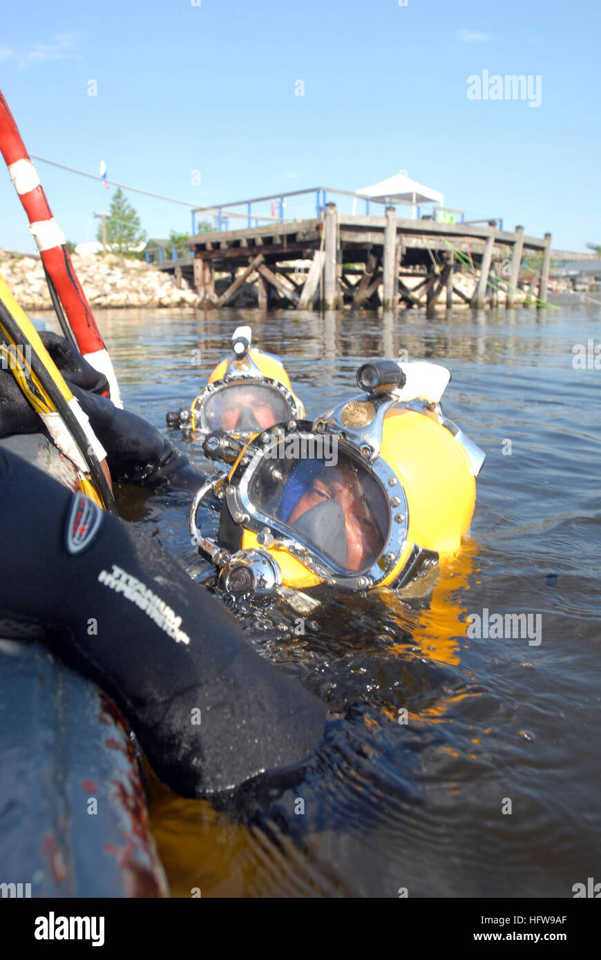 Submarine salvage hi-res stock photography and images - Alamy