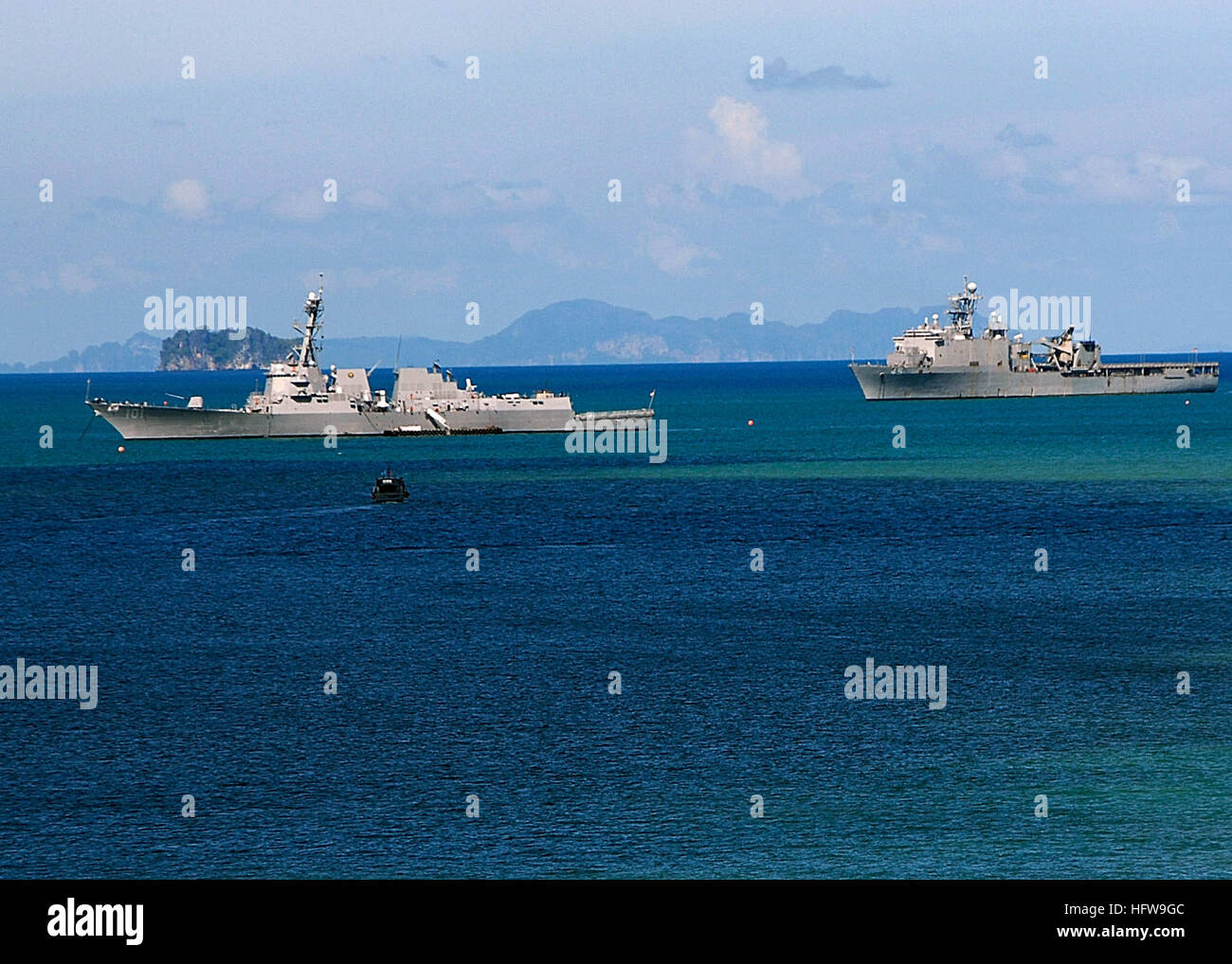 090625-N-4007G-062 PHUKET, Thailand (June 25, 2009) USS Gridley (DDG ...