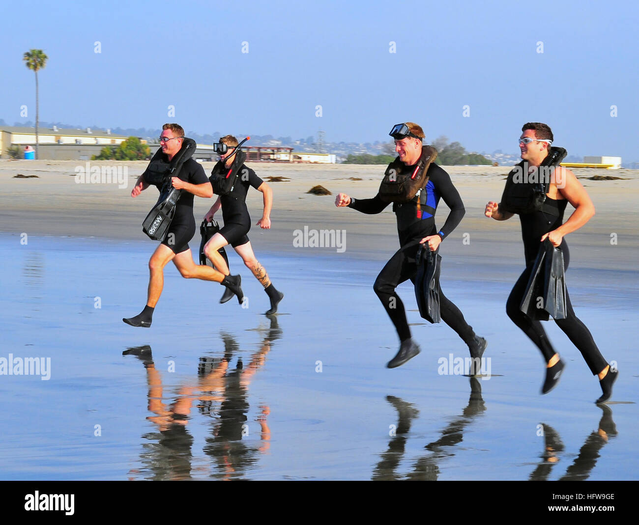 U s navy rescue sar swimmers hi-res stock photography and images - Alamy