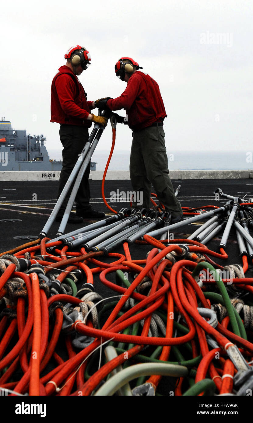 080625-N-2610F-065 PACIFIC OCEAN (June 25, 2008) Aviation Ordanceman ...