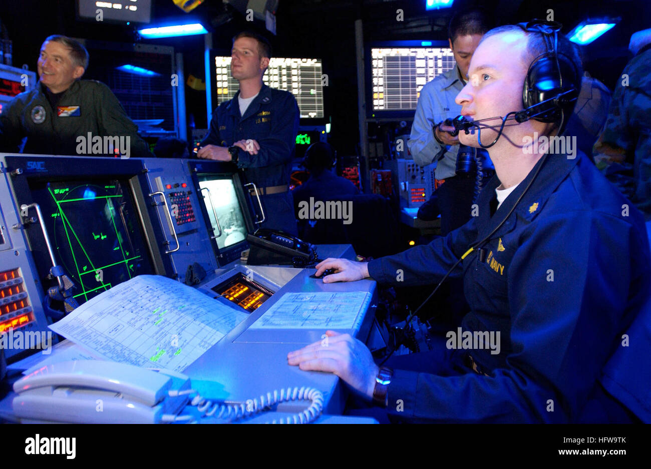 Tandem computer screens hi-res stock photography and images - Alamy