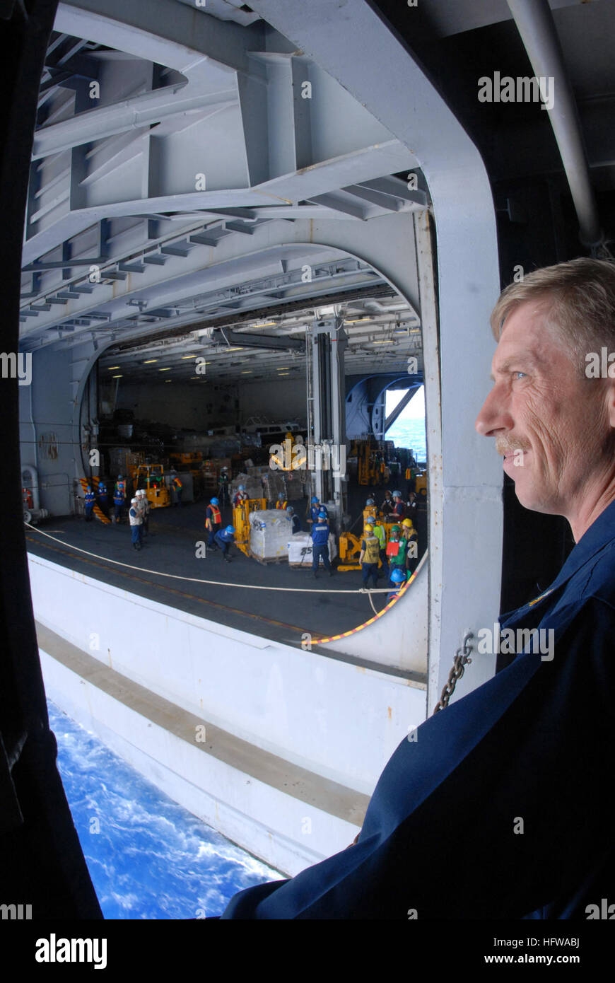 Military sealift command fleet replenishment oiler usns bridge t aoe 10 ...