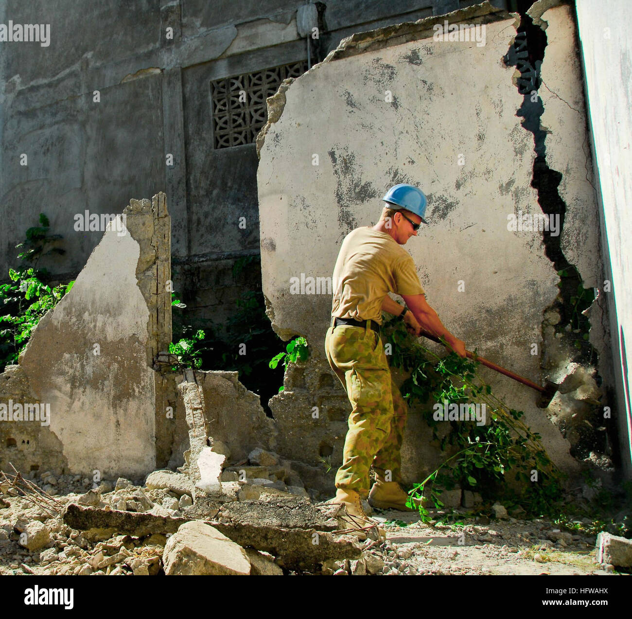 Australian navy ship construction hi-res stock photography and images ...