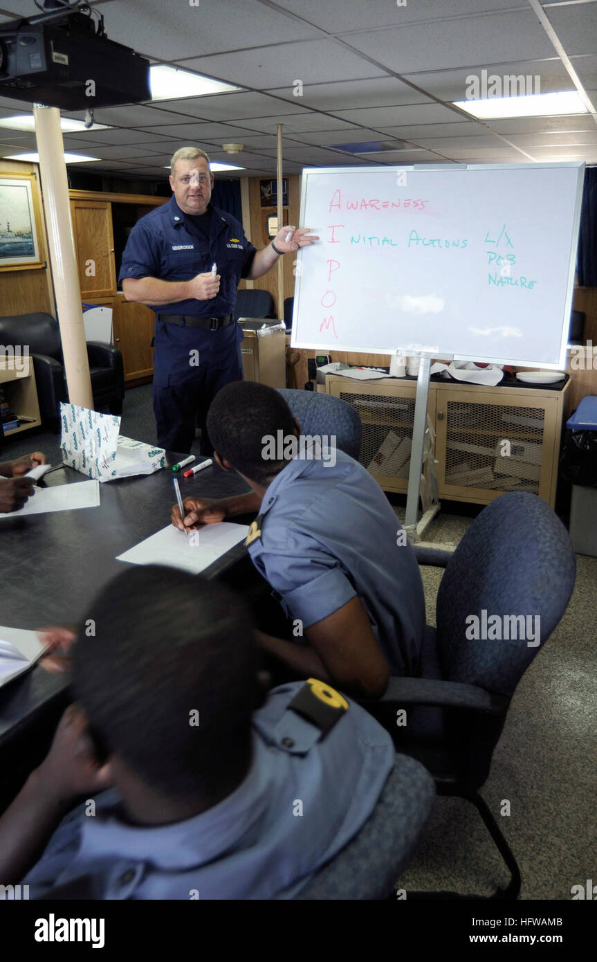 Uscg cutter dallas whec 716 hi-res stock photography and images - Alamy