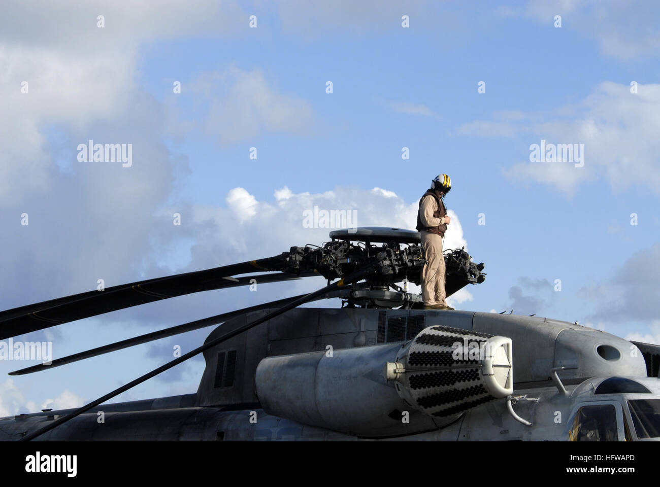 Crew chief hmh 362 hi-res stock photography and images - Alamy