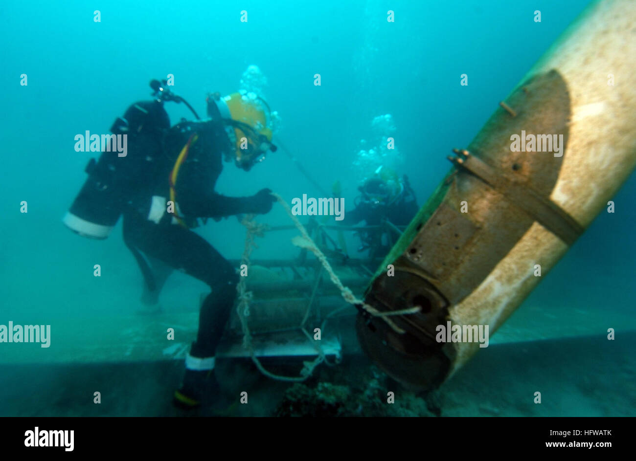 Underwater salvage hi-res stock photography and images - Alamy