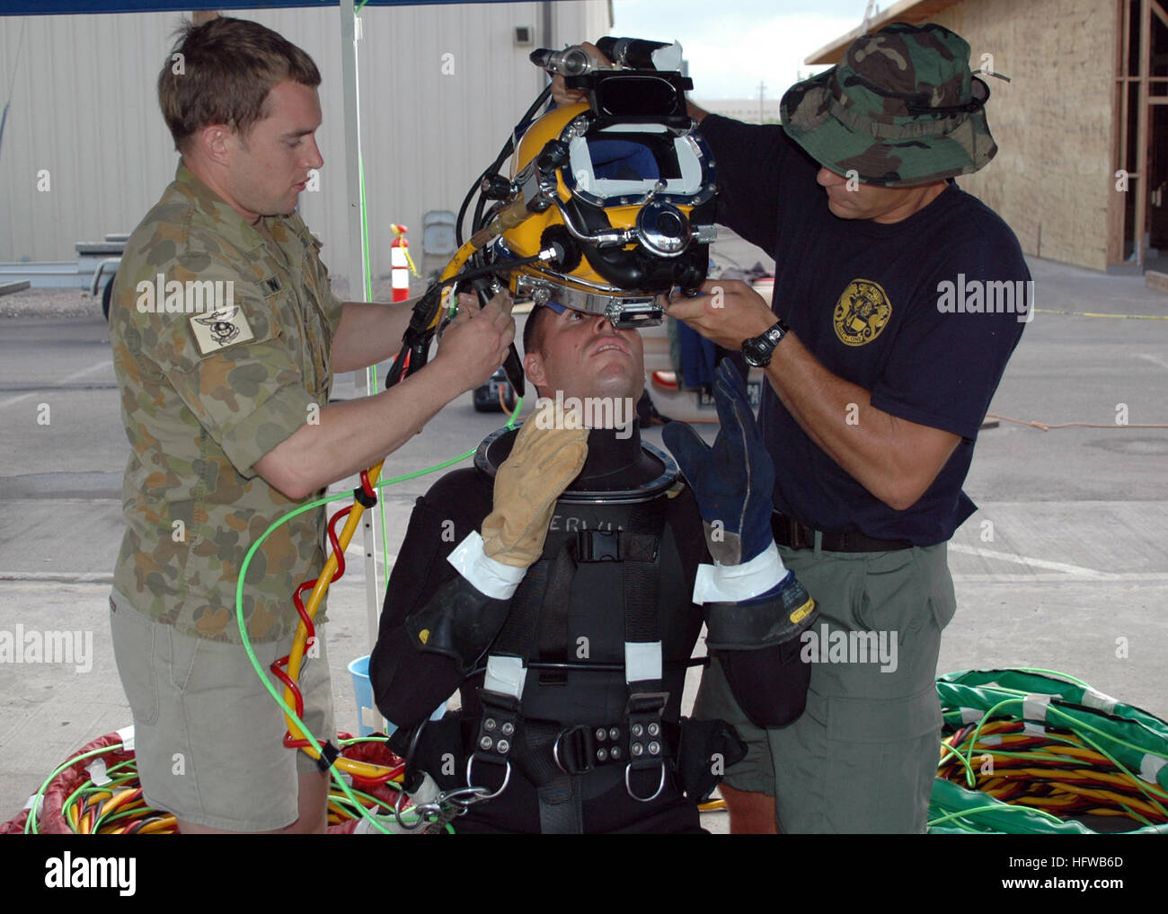 Us navy diving helmet hi-res stock photography and images - Alamy