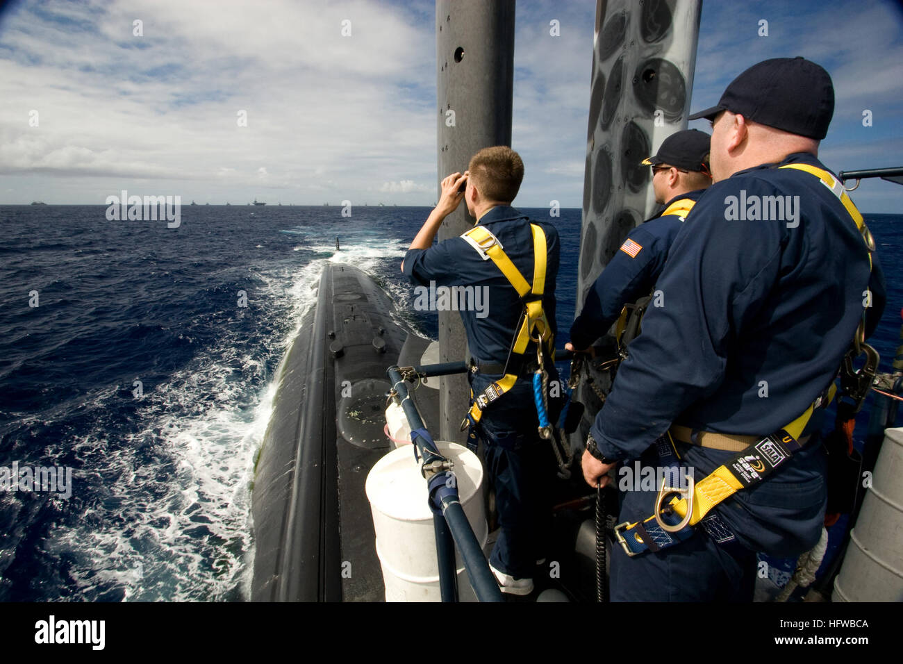 USS Los Angeles (SSN 688) crew observes a 26-ship formation during Rim ...
