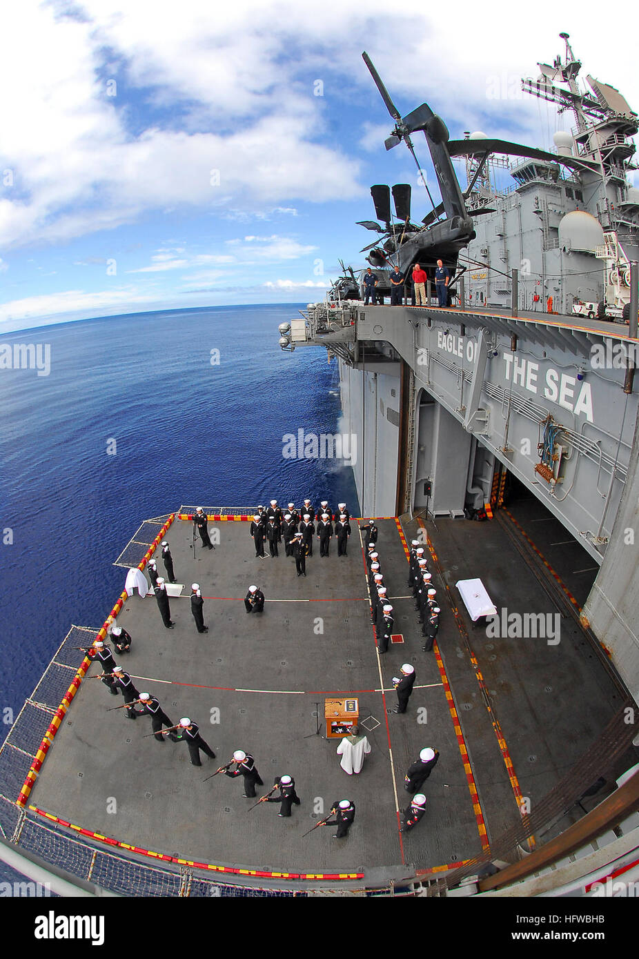 Uss tarawa lha 1 hi-res stock photography and images - Alamy