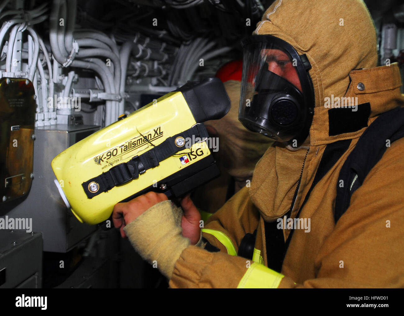 Avenger class minesweeper hi-res stock photography and images - Alamy