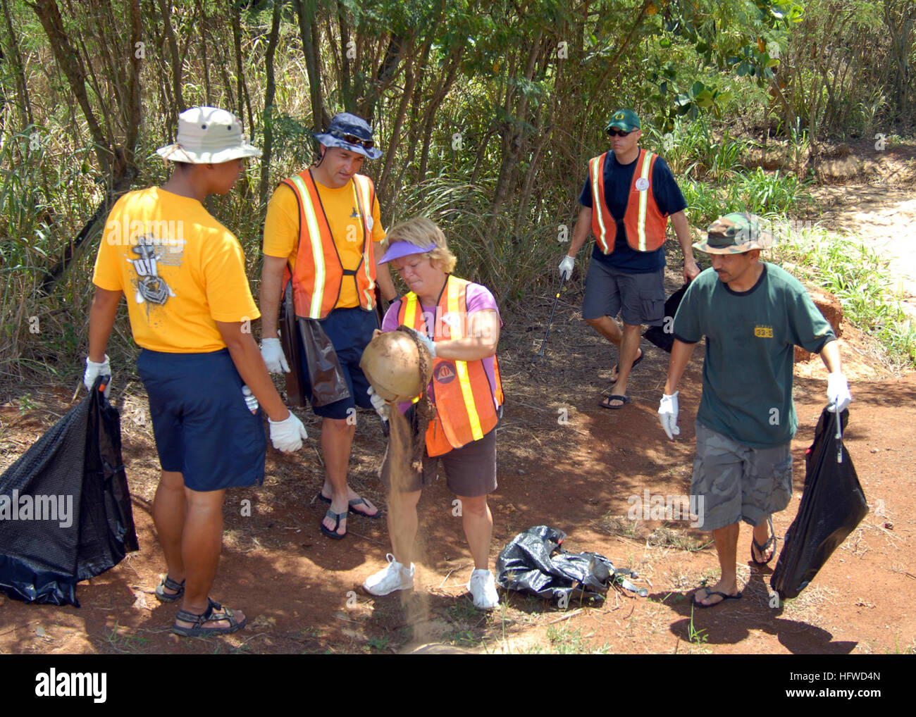 Hawaii marine debris cleanup hi-res stock photography and images - Alamy