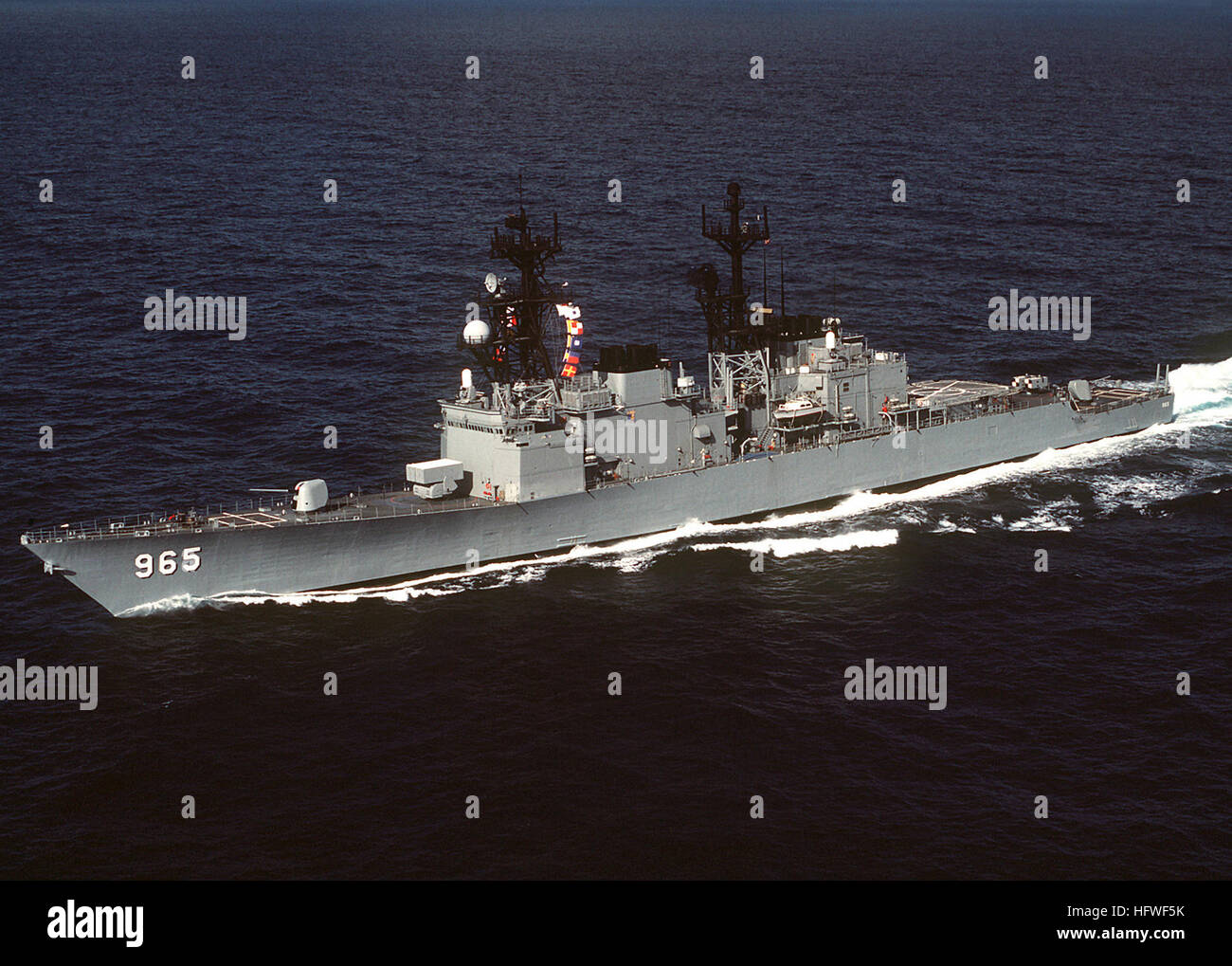 A port bow view of the Spruance Class destroyer USS KINKAID (DD-965 ...