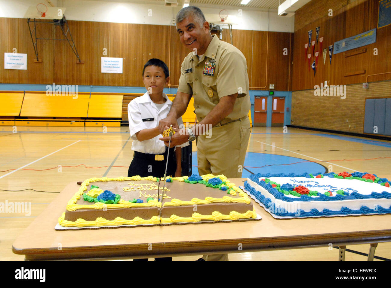 Us navy reserve birthday hi-res stock photography and images - Alamy