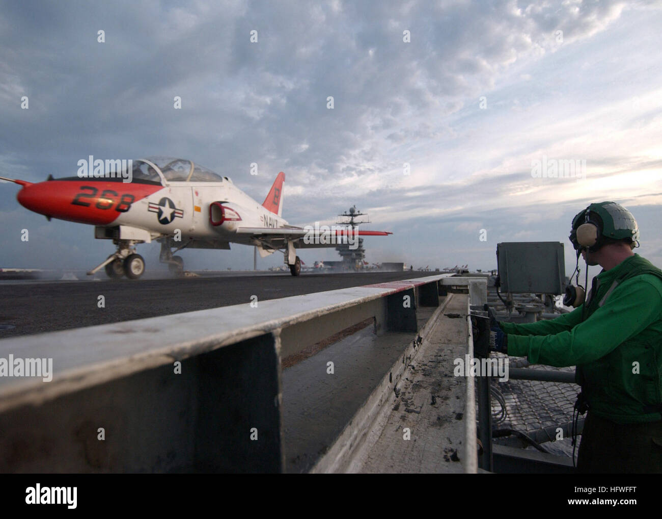 050627-N-4308O-034 Atlantic Ocean (June 27, 2005) - A T-45A Goshawk ...