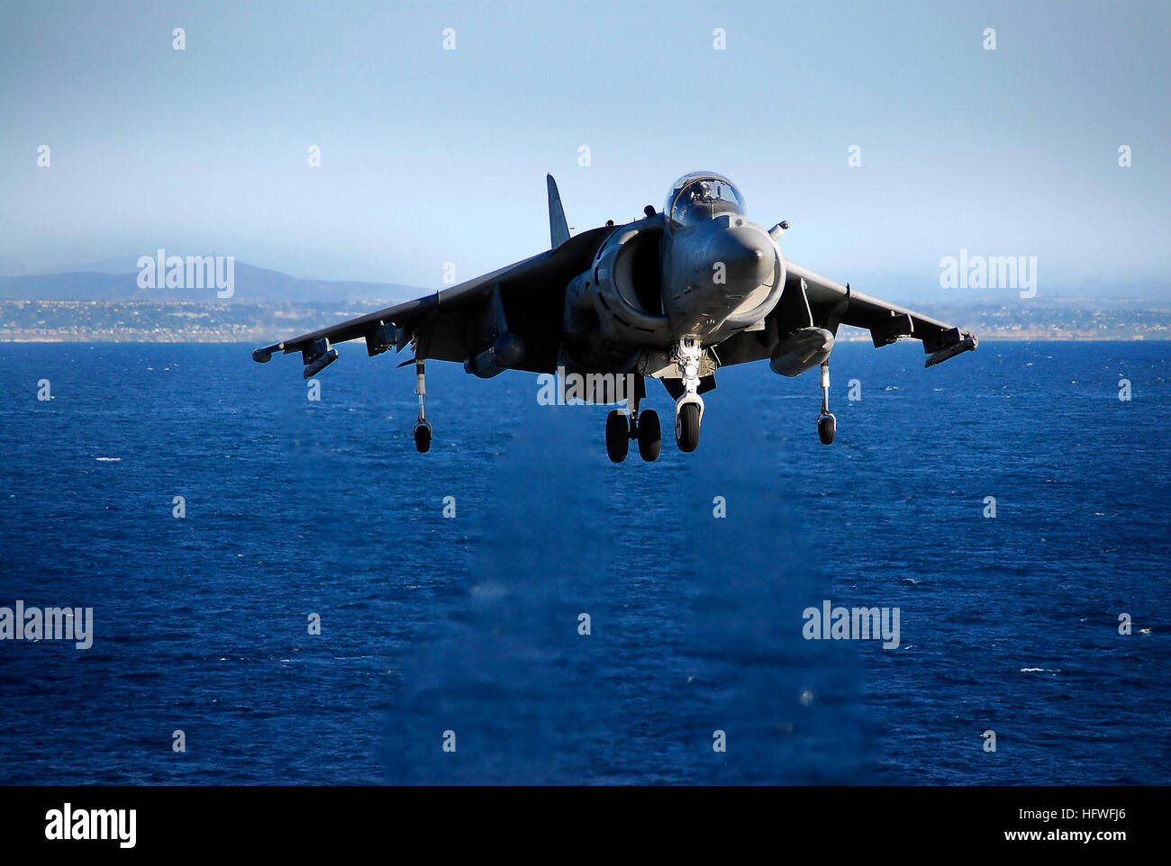 Harrier jet early hi-res stock photography and images - Alamy