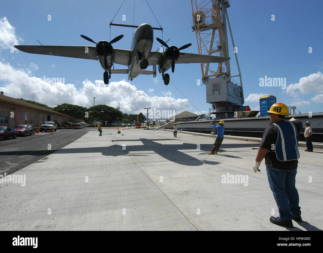 050628-N-3019M-001 Pearl Harbor, Hawaii (June 28, 2005) - A line ...