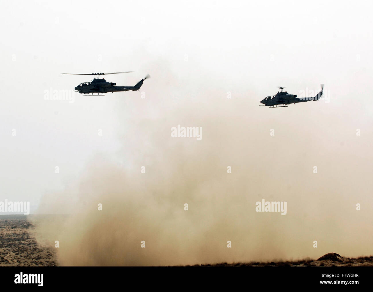 081028-N-4236E-372 MIDDLE EAST (Oct. 28, 2008) Two AH-1W Super Cobra ...