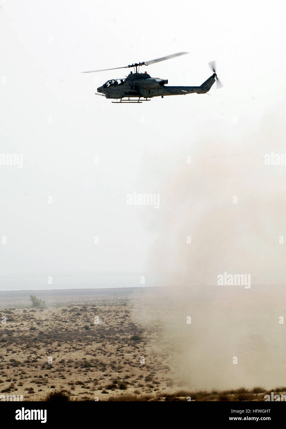 081028-N-4236E-373 MIDDLE EAST (Oct. 28, 2008) An AH-1W Super Cobra ...
