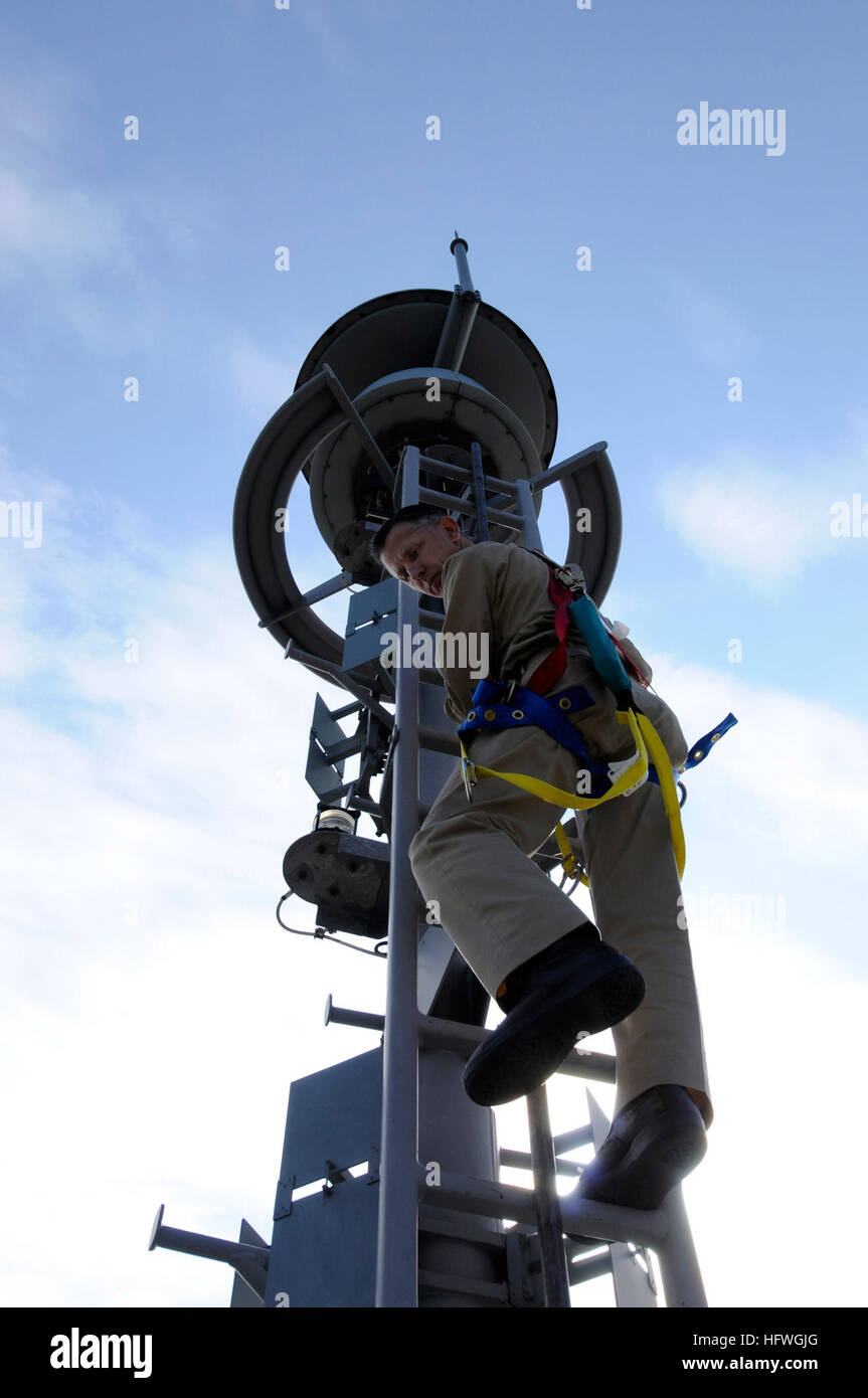 081029-N-7280V-105 YOKOSUKA, Japan (Oct. 29 2008) Capt. Thom W. Burke ...