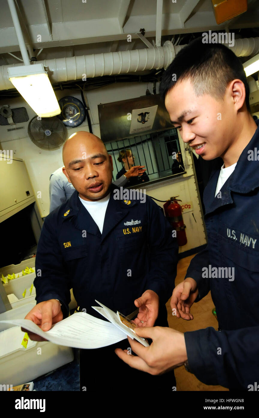 081031-N-7280V-083 YOKOSUKA, Japan (Oct. 31 2008) Machinist's Mate ...