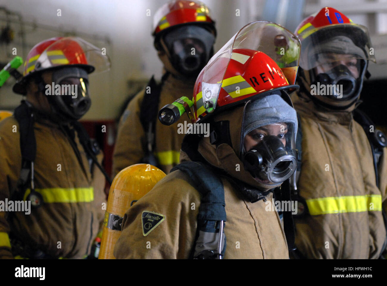 Indian dressed for war hi-res stock photography and images - Alamy