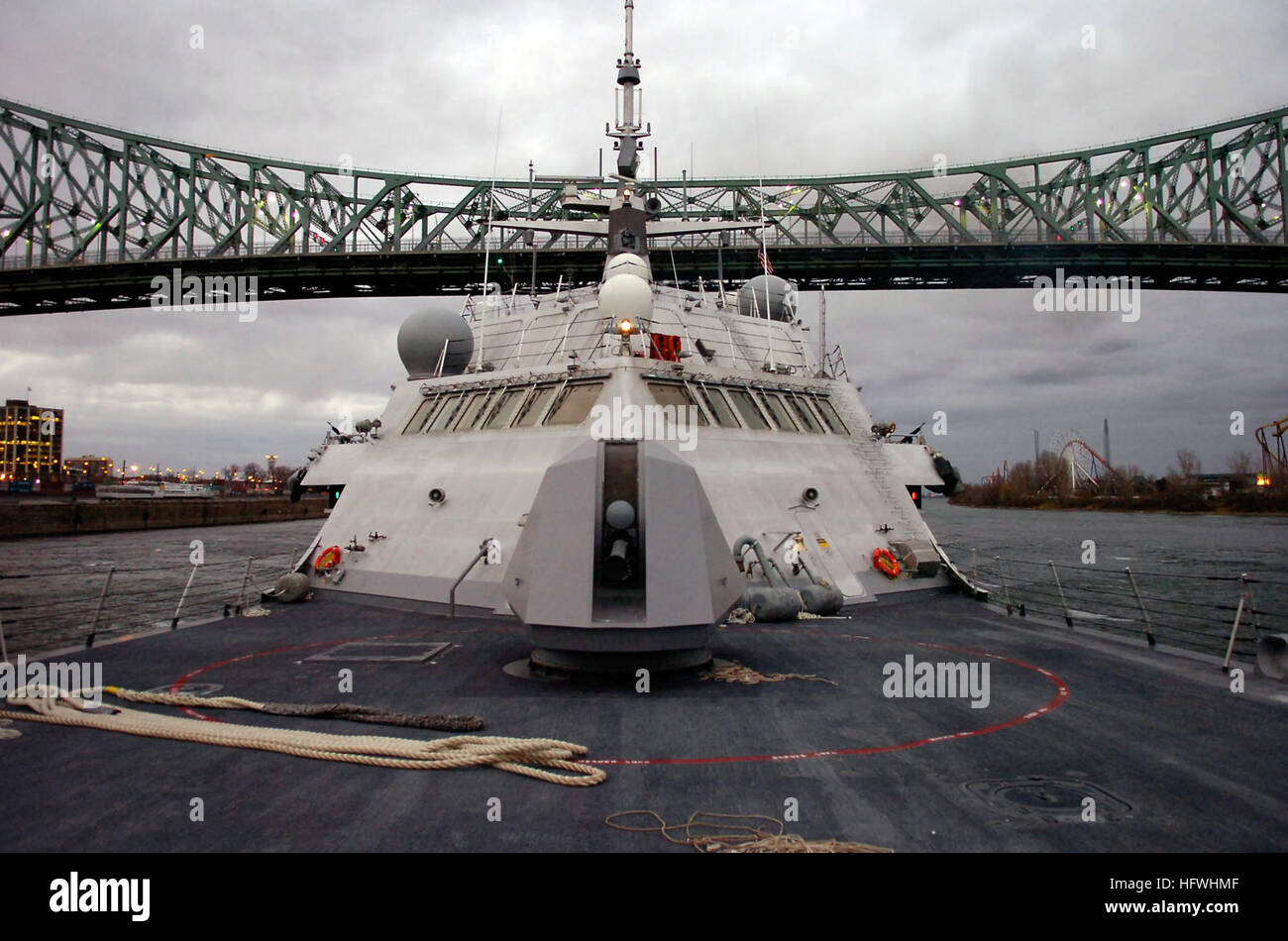 081120-N-5758H-471 MONTREAL (Nov. 20, 2008) The littoral combat ship ...