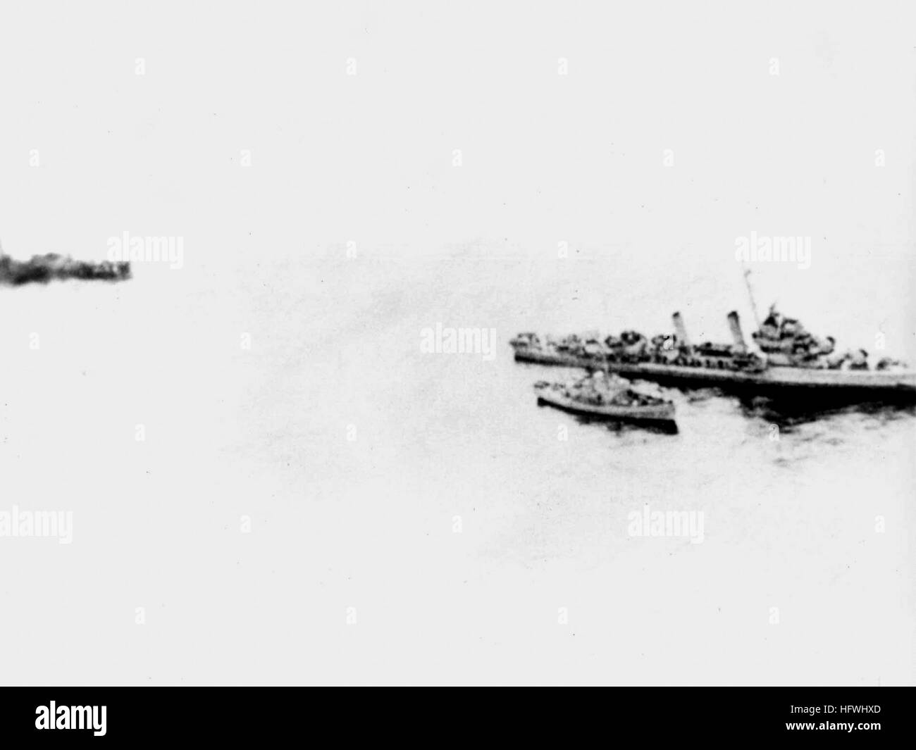 USS Turner (DD-648) off Sandy Hook in January 1944 Stock Photo - Alamy