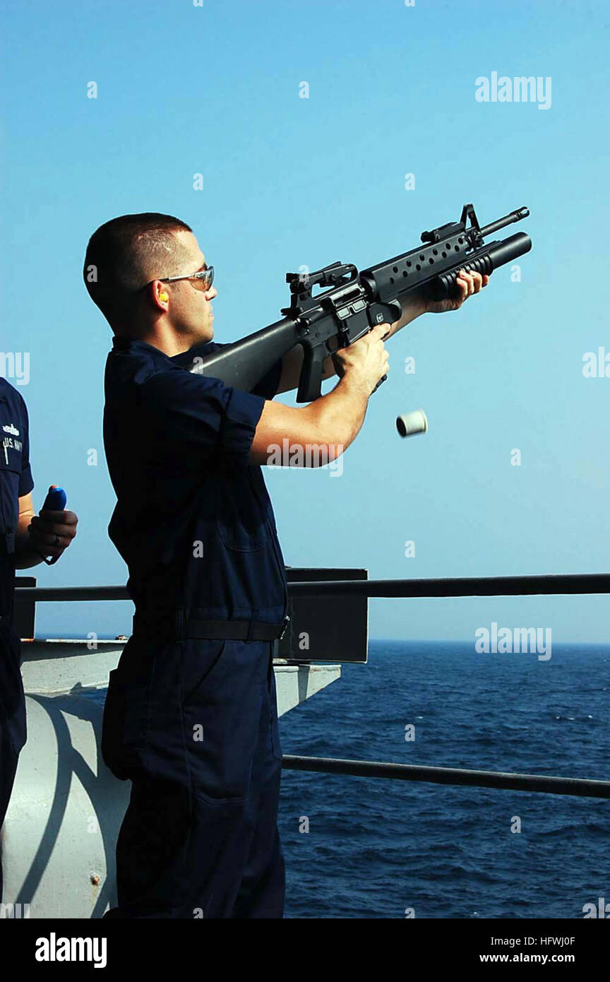 081128-N-7239B-003 GULF OF OMAN (Nov. 28, 2008) Gunner's Mate 3rd Class ...