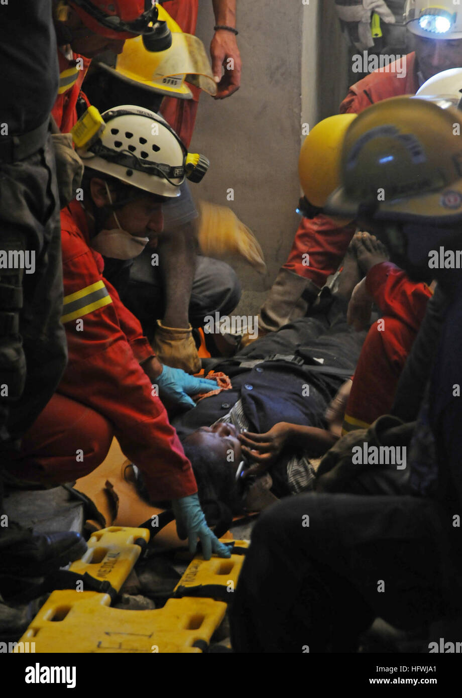 U s navy search and rescue teams from france hi-res stock photography ...