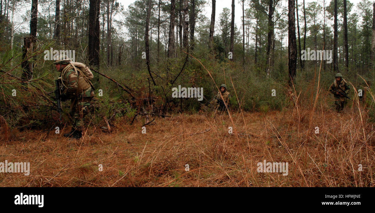 081216-N-3674H-105 CAMP SHELBY, Miss. (Dec. 16, 2008) Builder Senior ...