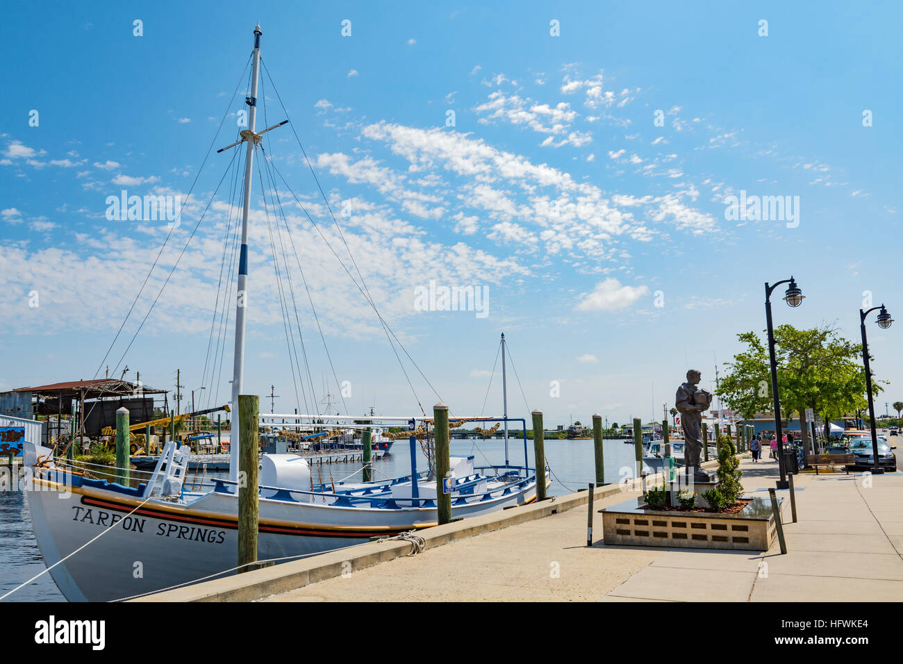 Spongers at tarpon springs hi-res stock photography and images - Alamy