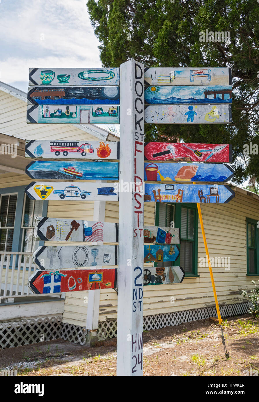 Downtown cedar key hi-res stock photography and images - Alamy