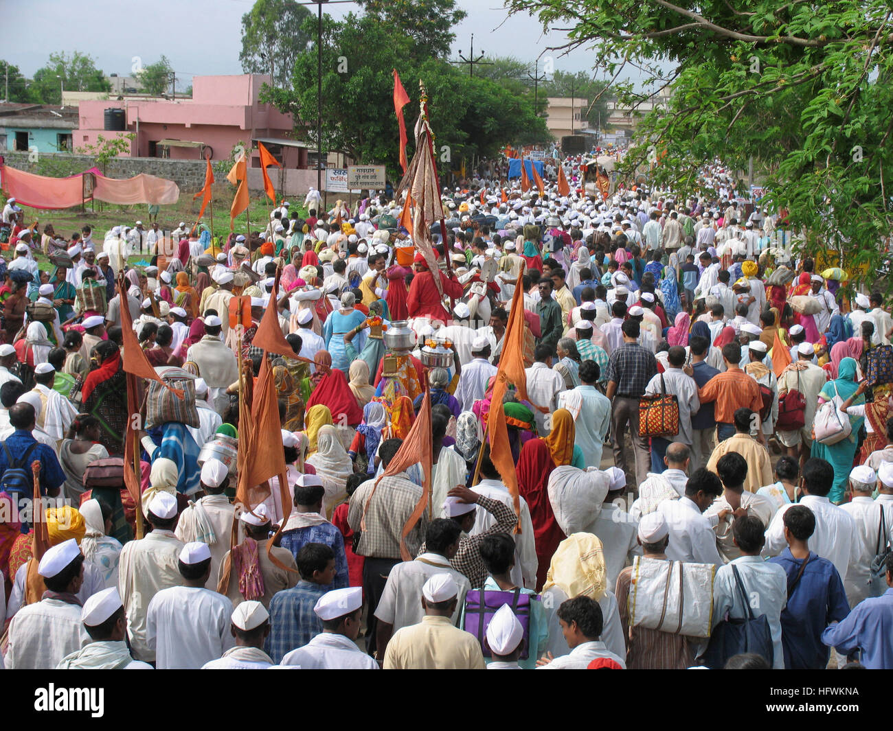 Warkaris or pilgrims, Pandharpur Yatra at Alandi, Maharashtra, India ...